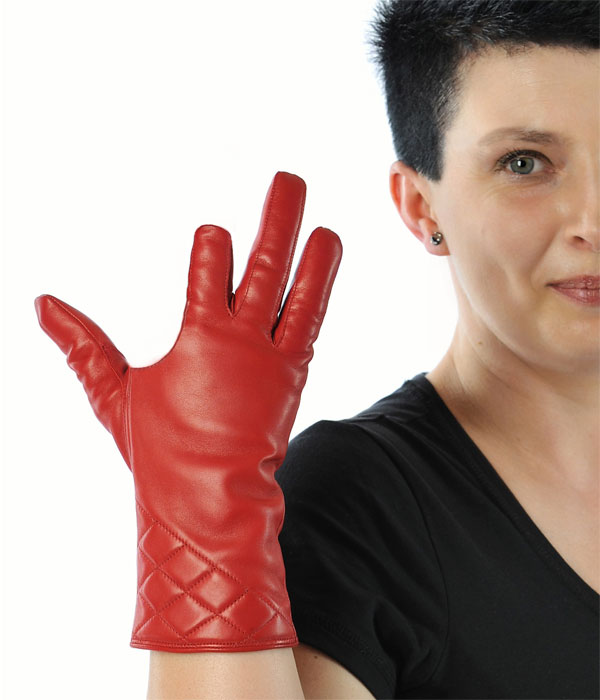 HANDSCHING - Maßgefertigte Handschuhe für besondere Hände - Home